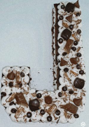 How to Make a Letter Cake – Andrea diValentina